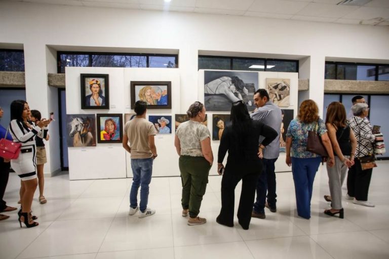 Inauguran la exhibición “Reflejos del Alma: Ciclo de Exposiciones ...