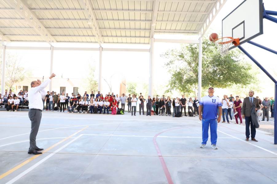 ICB estrena renovada cancha multideportiva - Asiescomo.com.mx