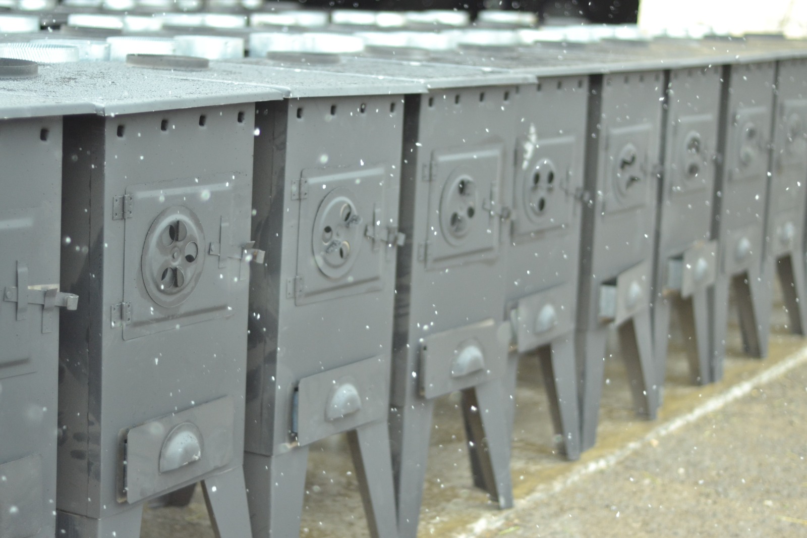 Avanza programa de reparto de calentones de leña. - Asiescomo.com.mx