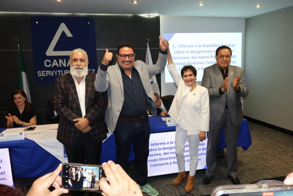 Gana Iván Pérez la elección interna de CANACO. - Asiescomo.com.mx