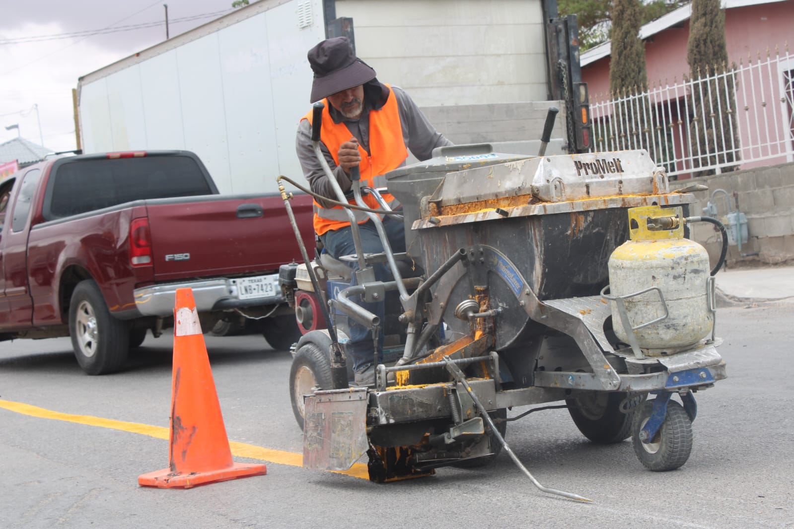 Delimitan carriles en calle Capulín para mejorar flujo vehicular ...