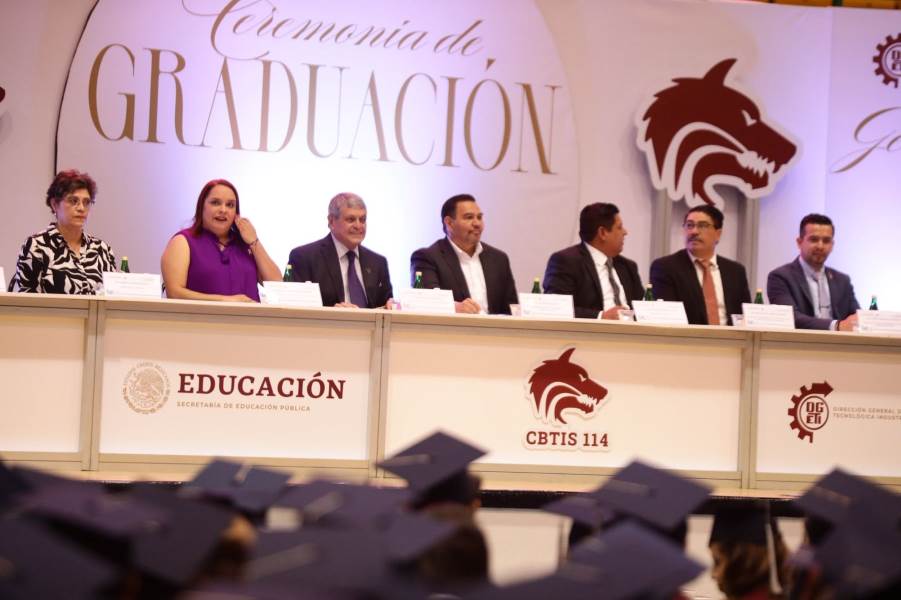 Acude alcalde a graduación de la 45 generación del CBTIS 114 ...